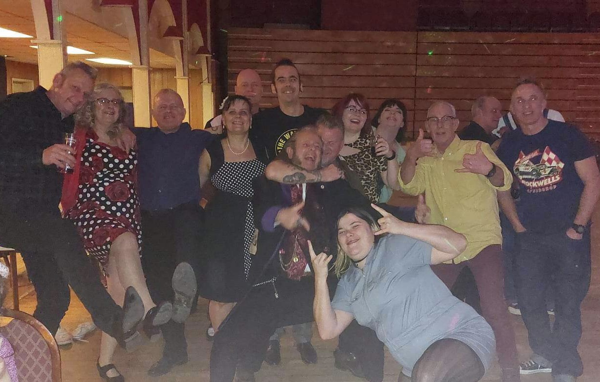 Exciting News & Hesitation Blues – The Rhythm Slingers